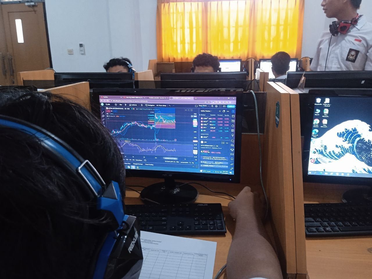 Belajar Bab Pasar Modal dengan Simulasi Transaksi Real Time, Yuk Simak ...