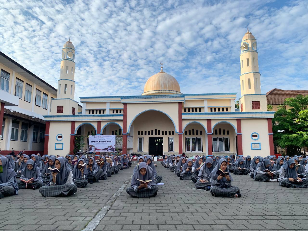 Jika Kata Syukur dapat melebihi kata Cinta, maka Kami bersyukur ...